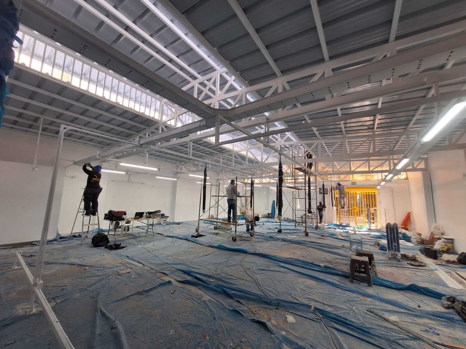 CONSTRUCCIÓN DE TIENDA MASS TIENDA MASS- PORTA 2 MI — Duo Arquitectos ...