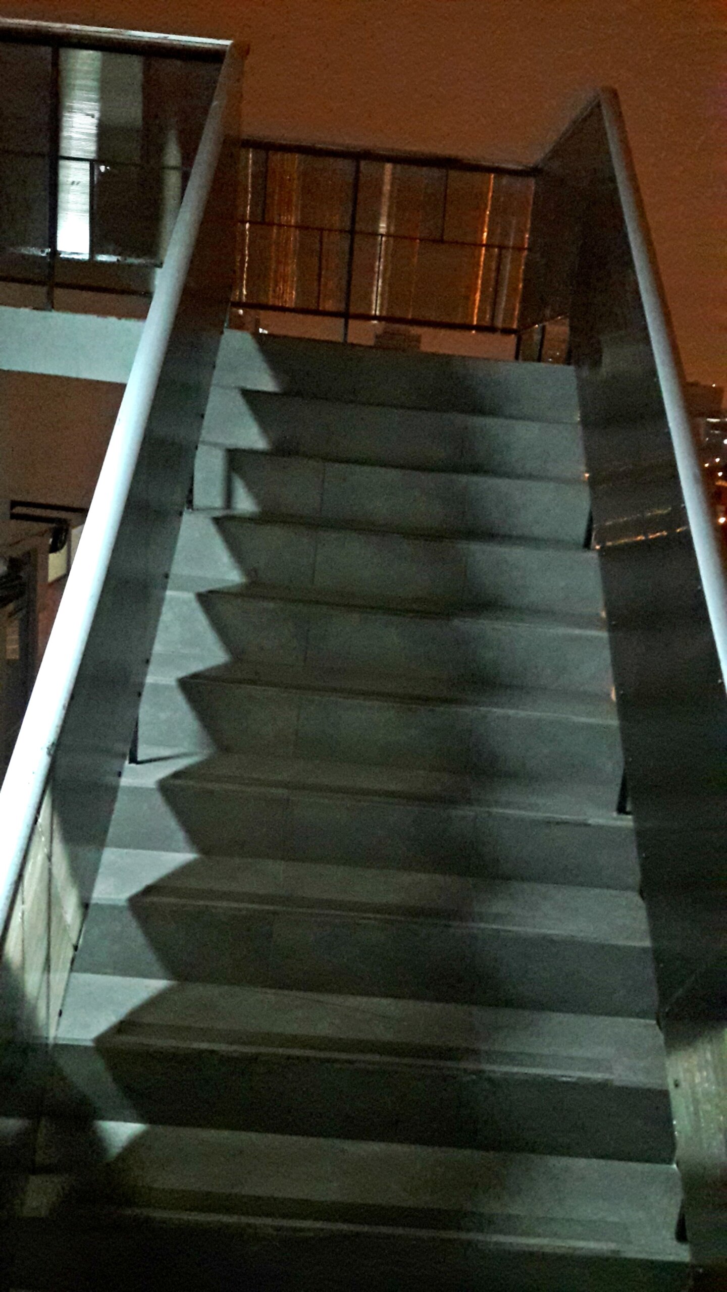 INSTALACION DE BARANDA METALICA — Duo Arquitectos Asociados