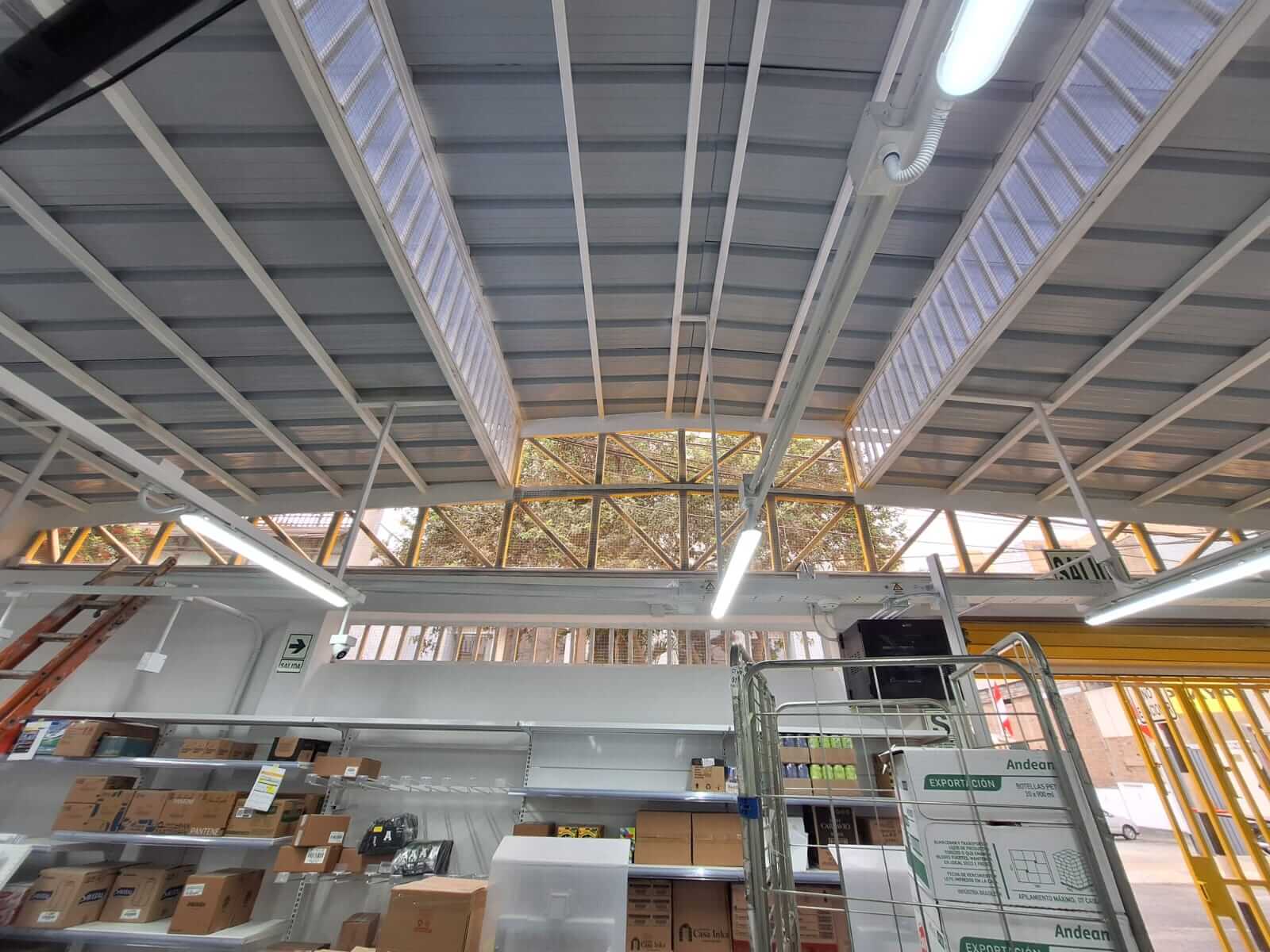 CONSTRUCCIÓN DE TIENDA MASS TIENDA MASS- PORTA 2 MI — Duo Arquitectos ...